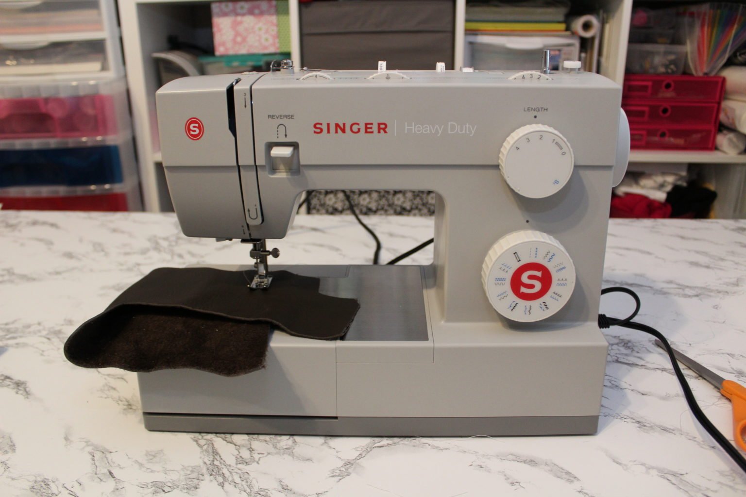 Singer 4423 Review (Pros, Cons, & Comparisons)