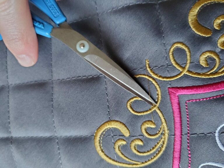 How To Trim Jump Stitches & Remove Them Easily