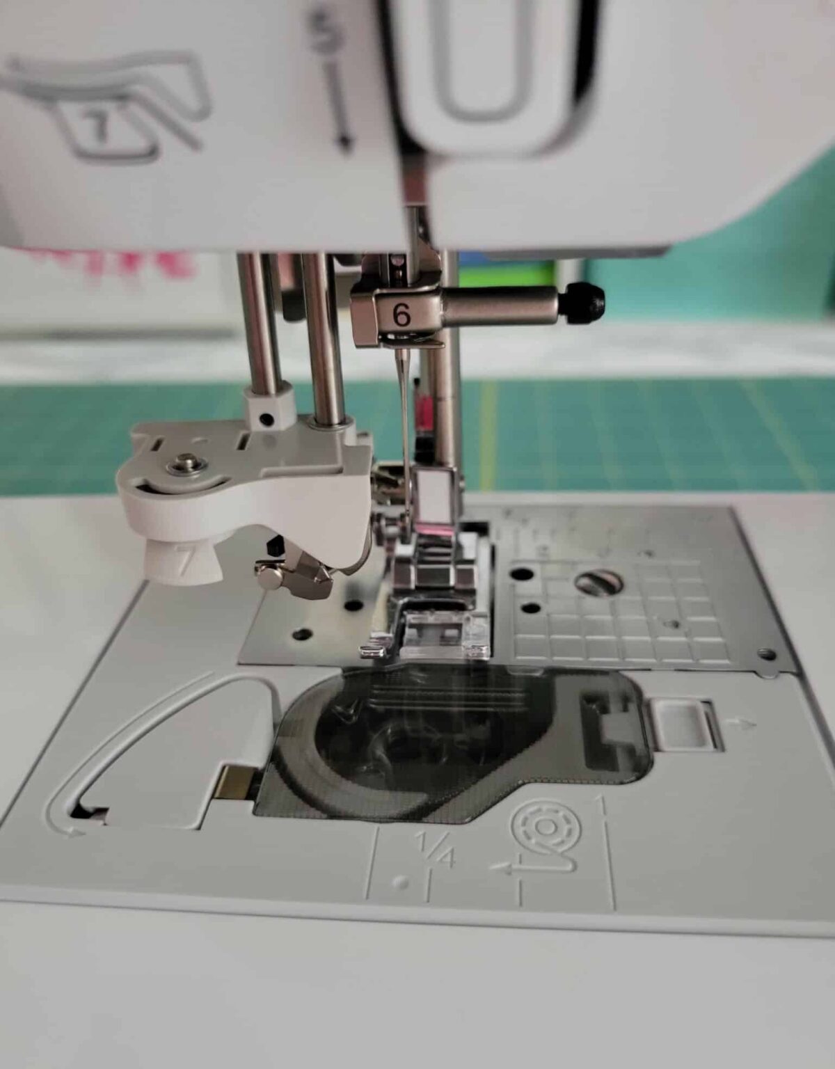 7 Best Sewing Machines For Beginners Learning To Sew